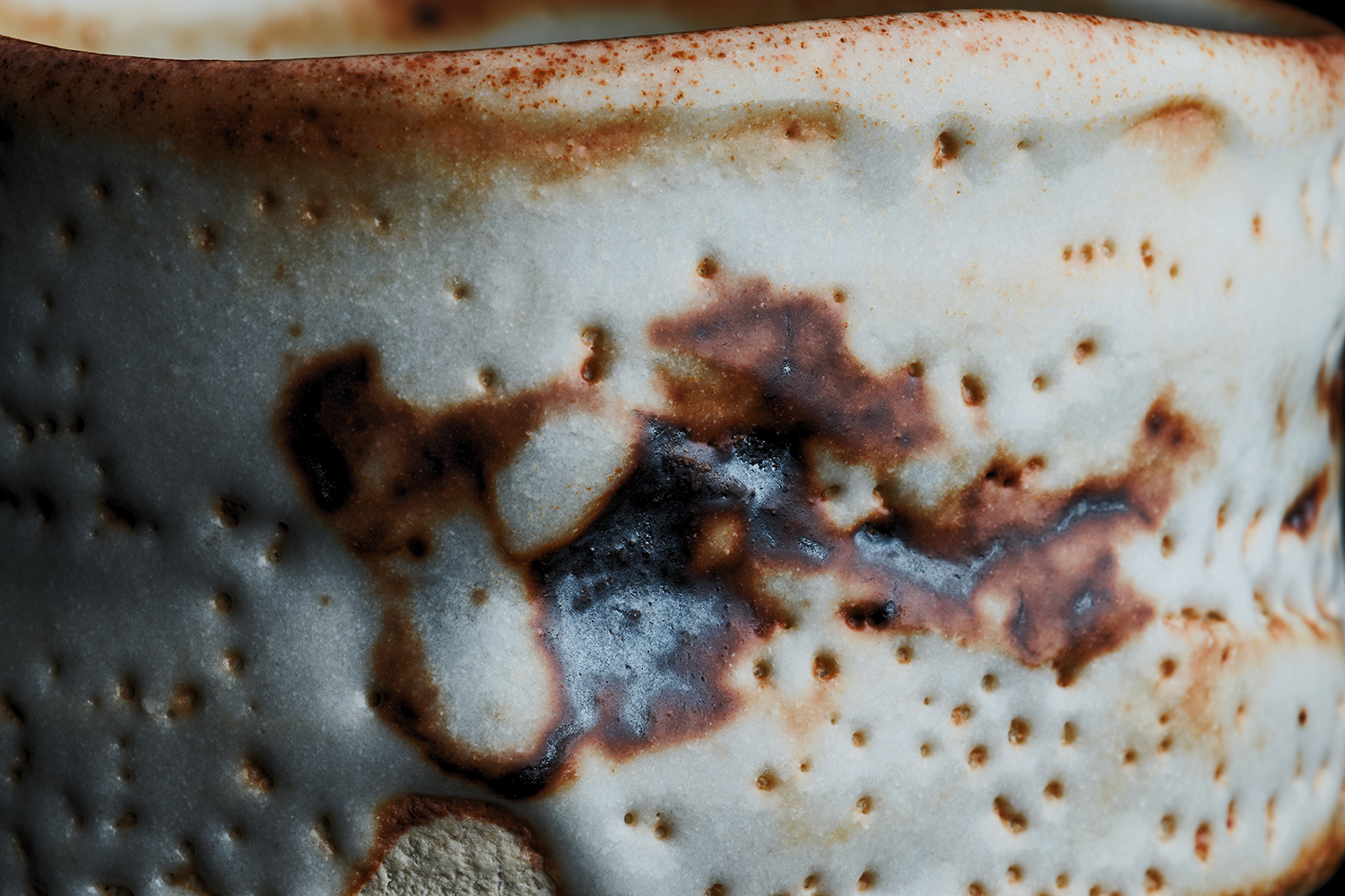 Shino Tea Bowl | Craft | KOGEI STANDARD | Online Media for Japanese Crafts