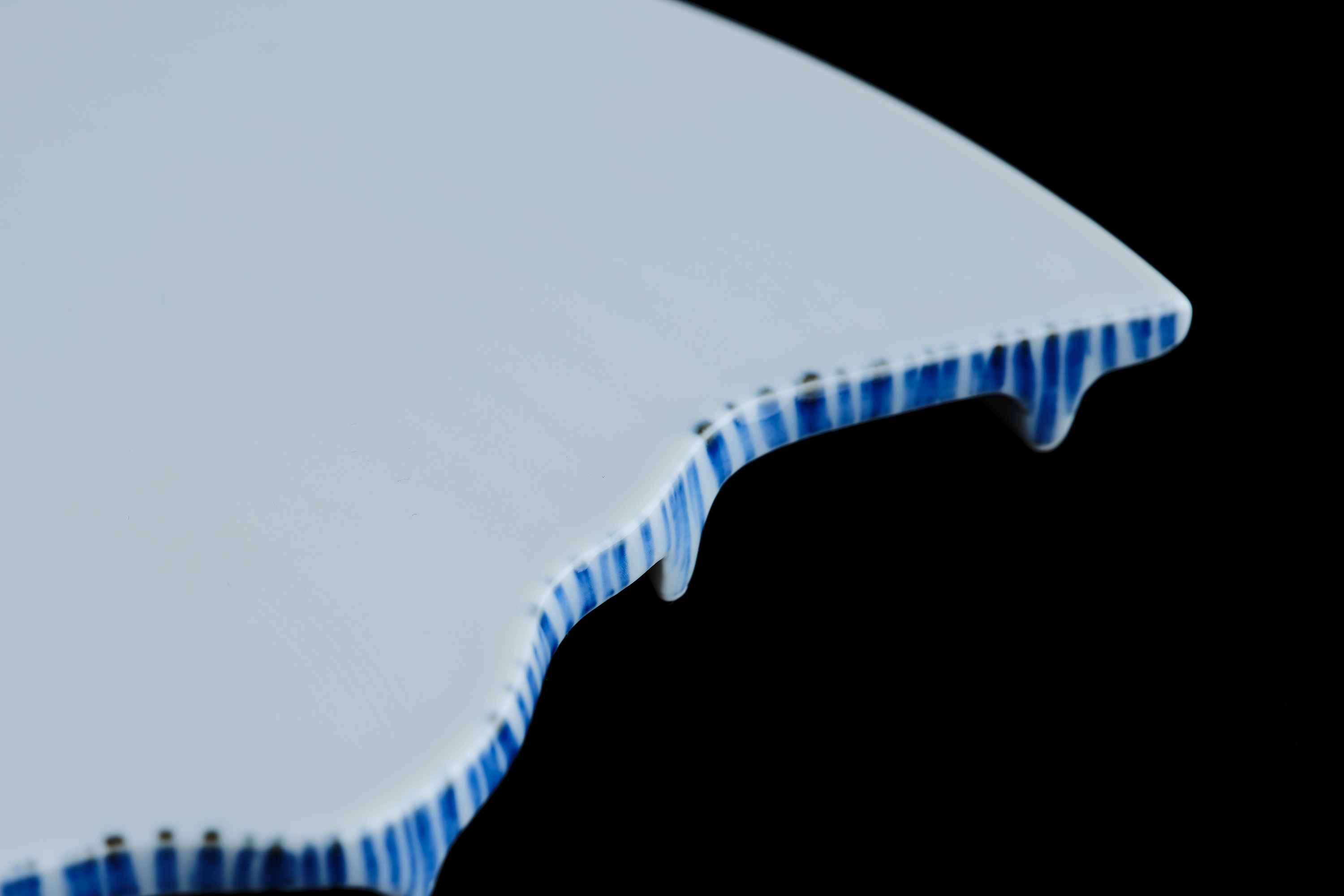 IKOMI Round Plate free form 2 | Craft | KOGEI STANDARD | Online Media ...