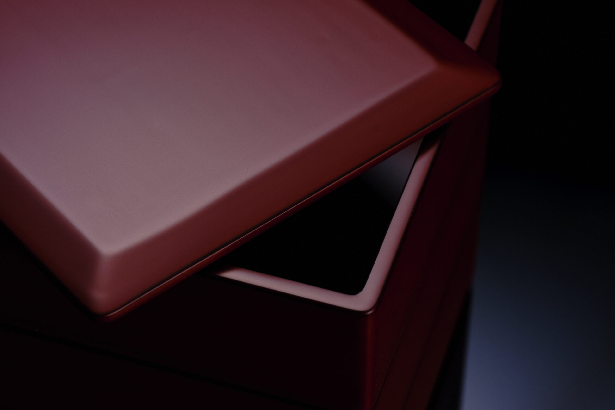 Rectangular Layered Box, Vermilion | Wajima Kirimoto | KOGEI STANDARD