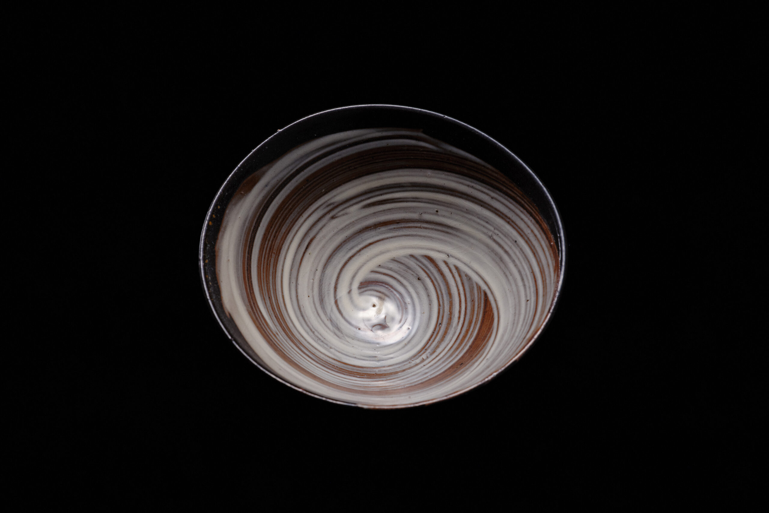 Karatsu Hakeme Tea Bowl | Takashi Nakazato | KOGEI STANDARD